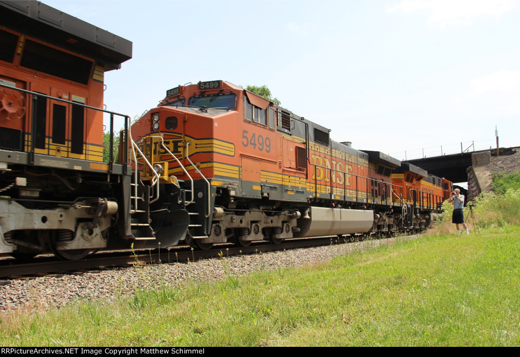 BNSF 5499